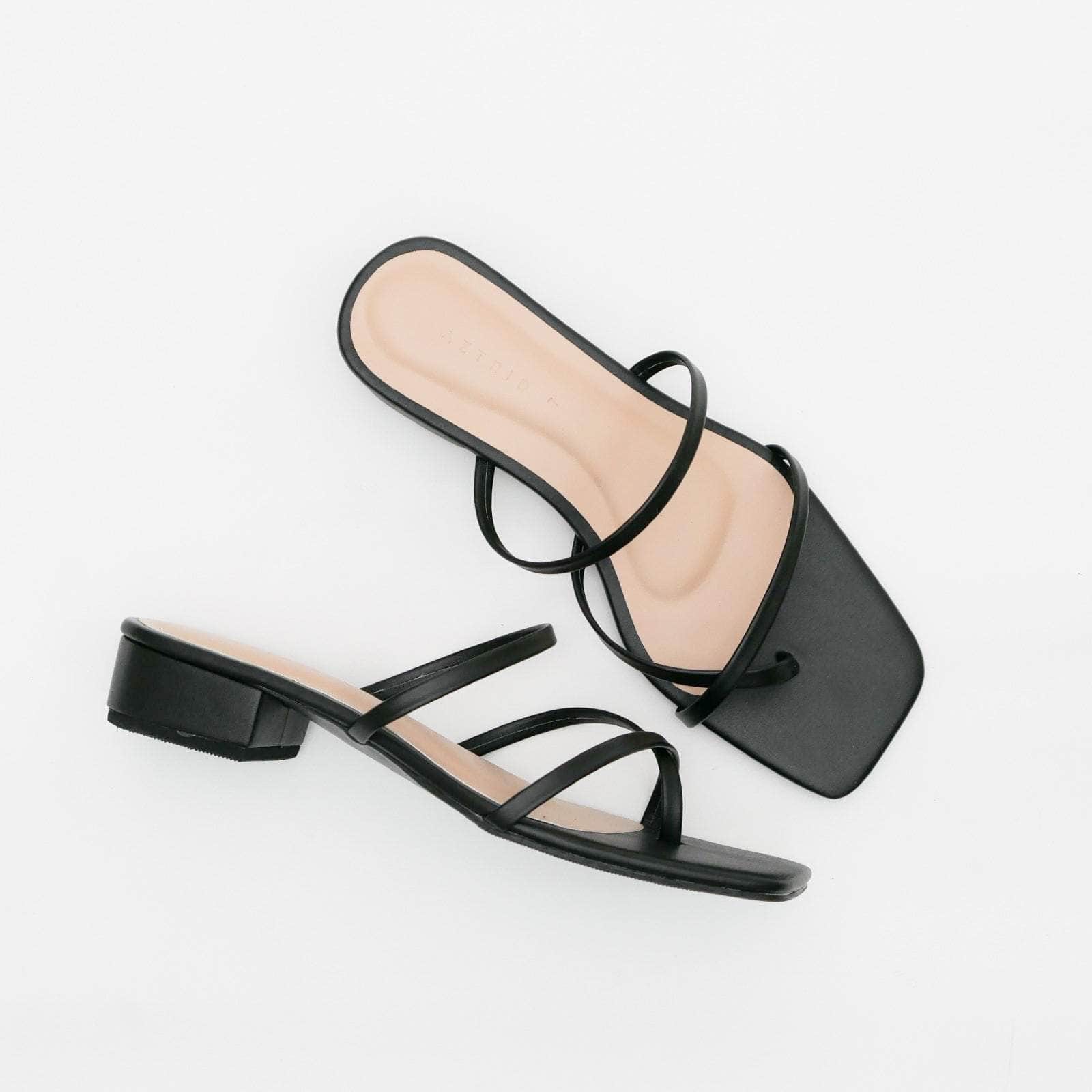 B1G2 Darla Black – Aztrid